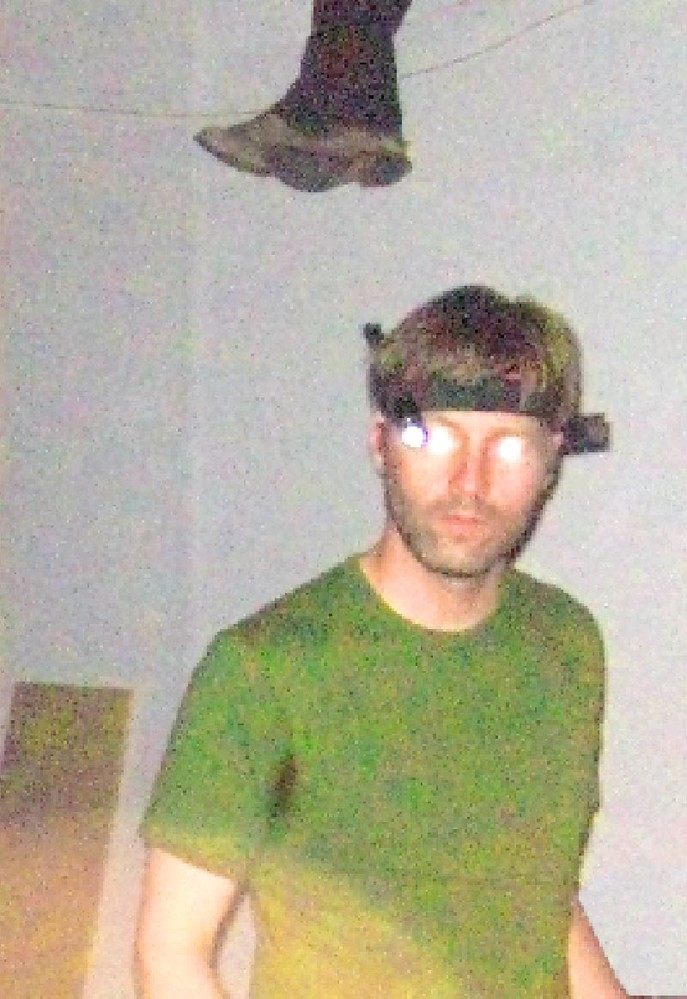 Gabriel Jones — À propos — Slash Paris